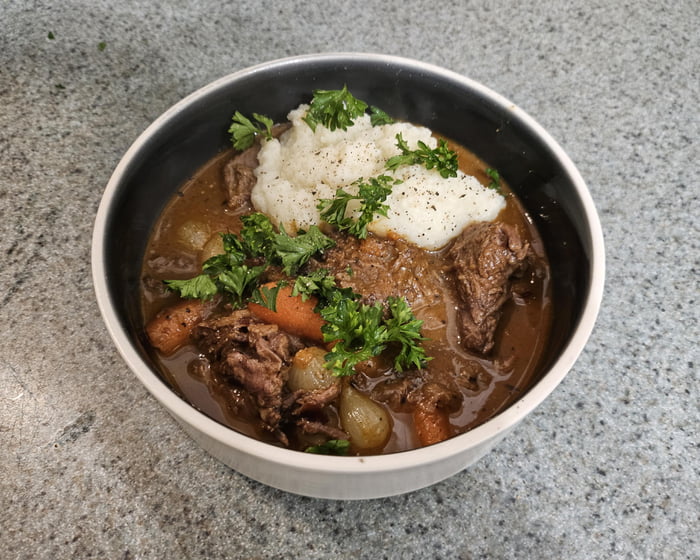 Guinness Beef Stew with Cauliflower Mash - 9GAG