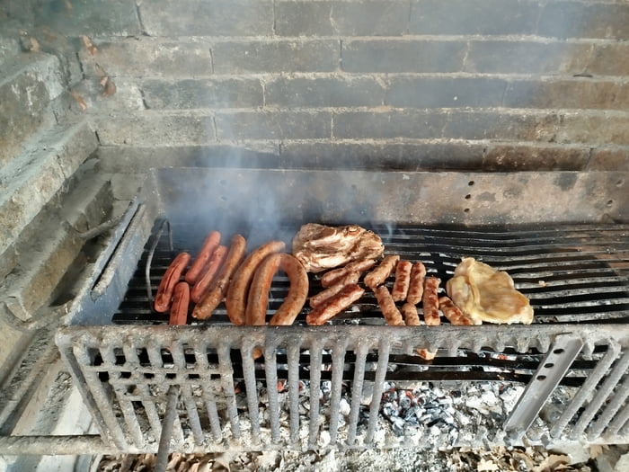 Is Barbeque still a thing here ? - 9GAG