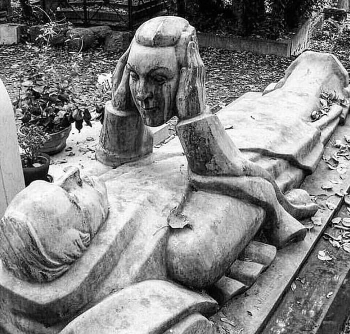 Eternal devotion captured in stone. - 9GAG