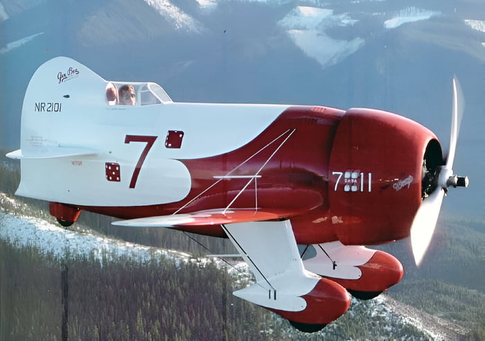 The Gee Bee Model R Super Sportster, built in 1932. 473.8 km/h. - 9GAG