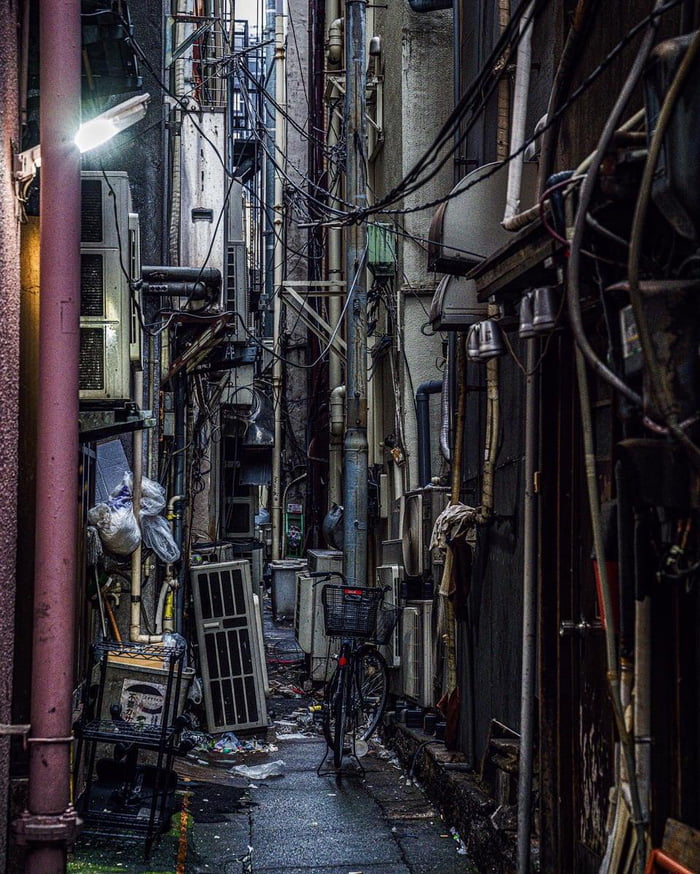 A Tokyo back alley - 9GAG