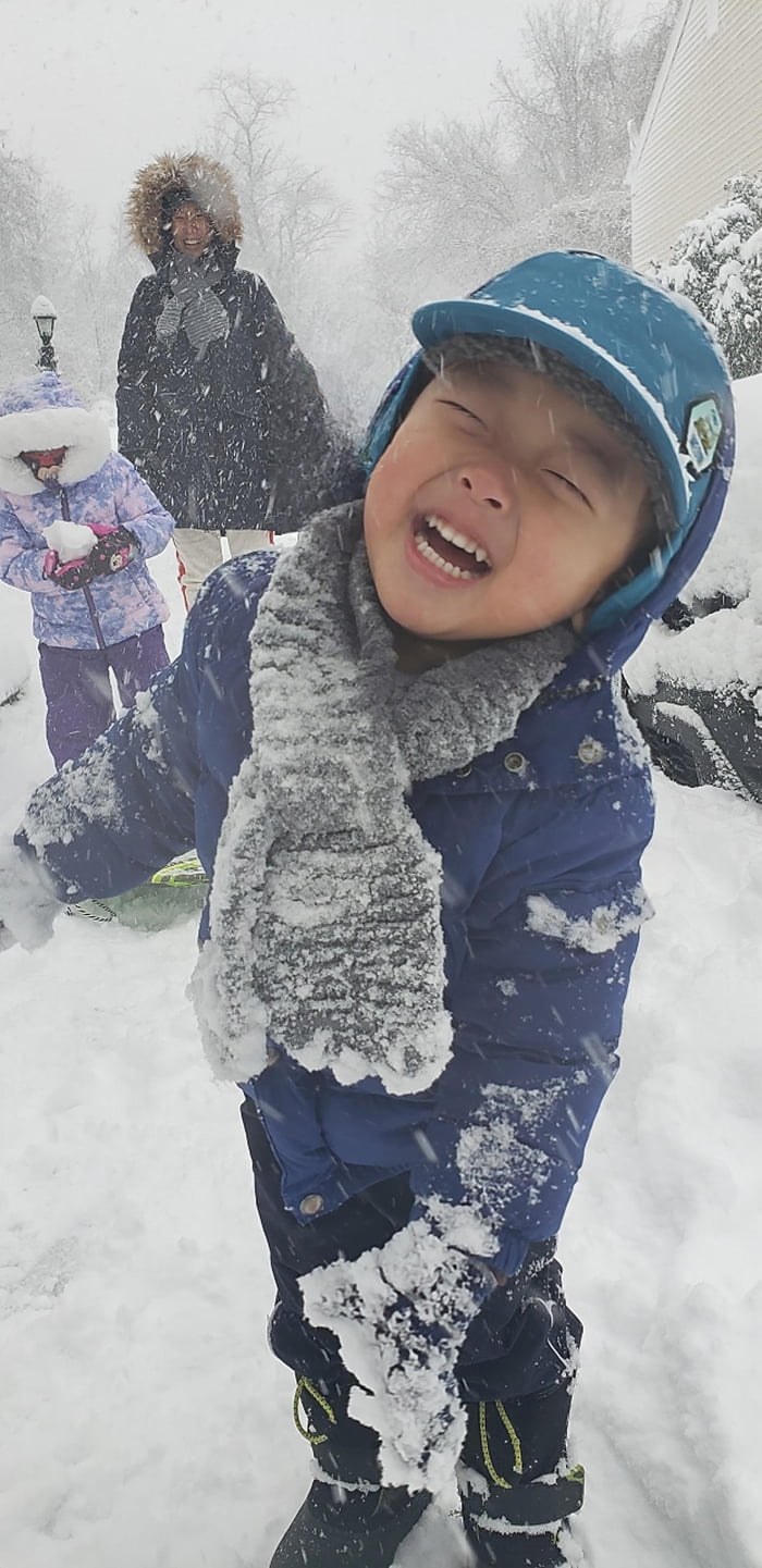 Snow Day, No School :) - 9GAG