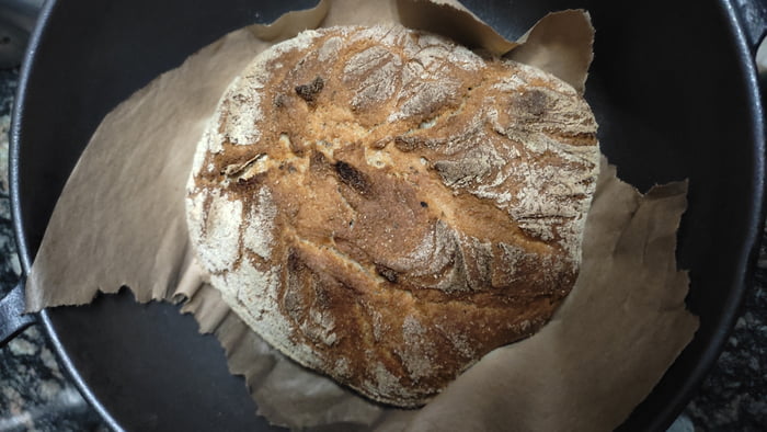 Ladies and gents, my first loaf of bread. Not too bad I do - 9GAG