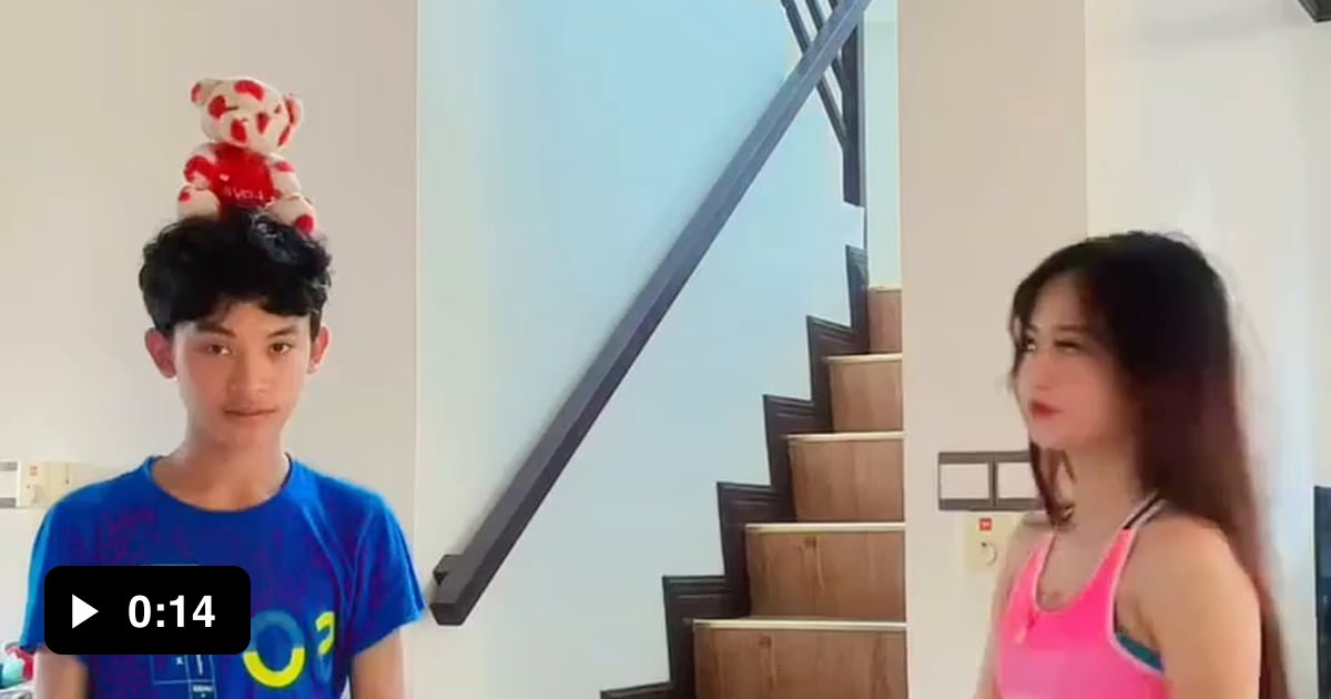 Weird corn intro - 9GAG