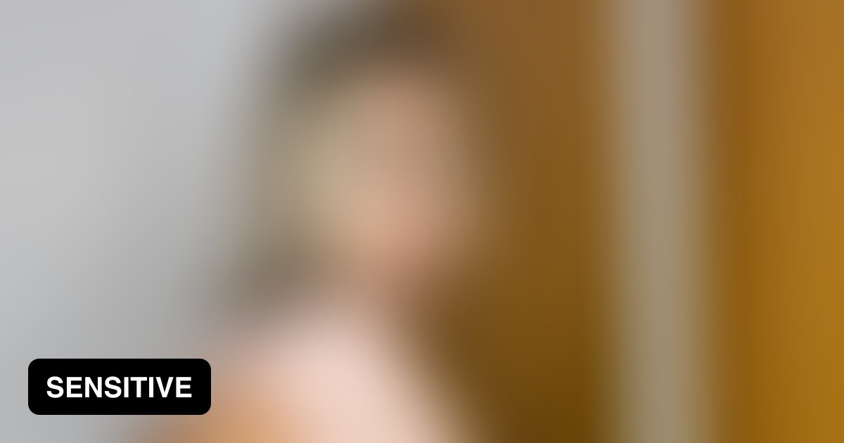 Tight dress and no bra! - 9GAG