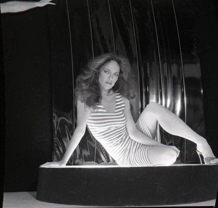 Catherine Bach (1970s) - 9GAG