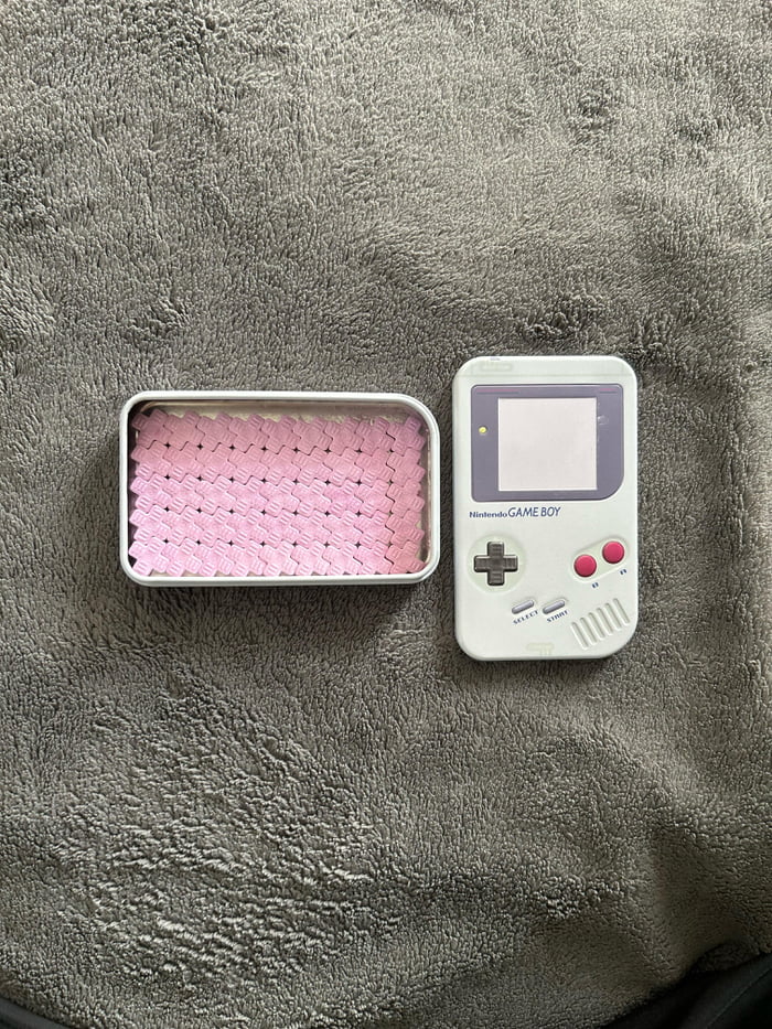 Oddly satisfying game boy candy tin - 9GAG