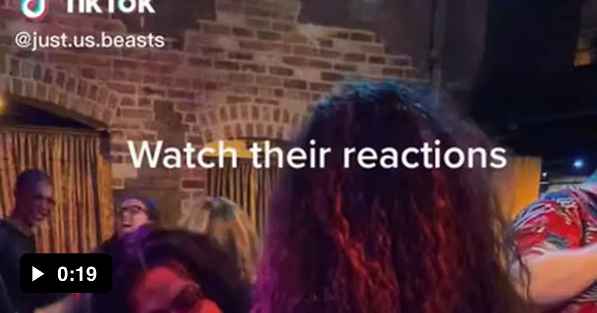 Leah Justice picking up girls in the club - 9GAG