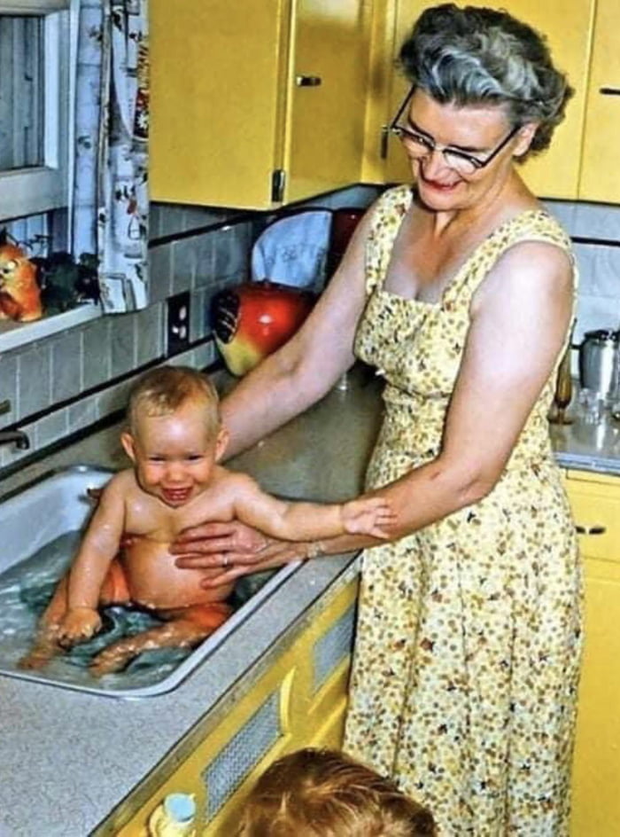 A few times in the 1960s, babies were bathed in the kitchen sink! - 9GAG