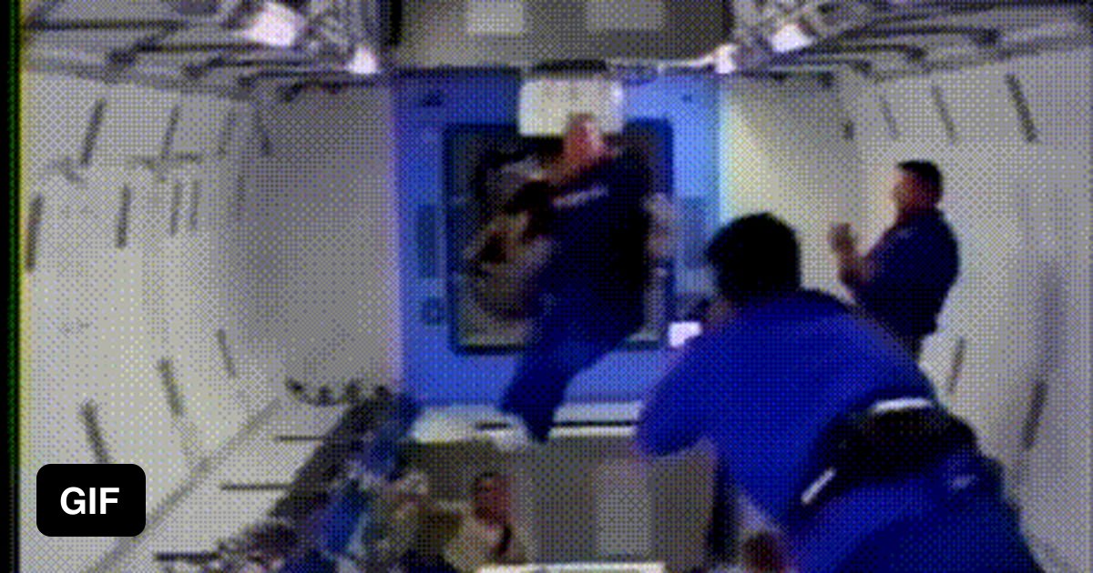 Watch an Astronaut Get “Stuck” in Microgravity, Left Floating in Space - 9GAG