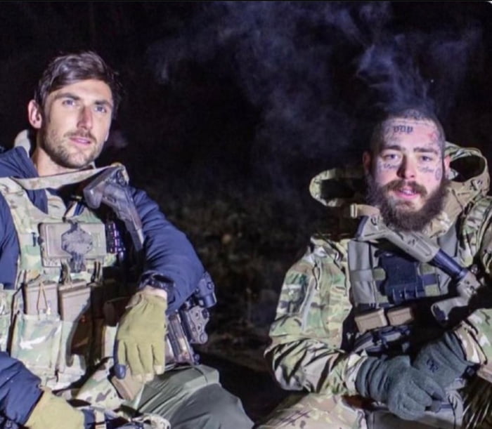 Photo of Wagner mercs on the Ukranian front, note the man on the left ...