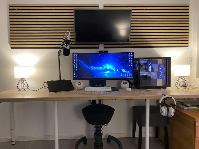 Black and White Setup - 9GAG