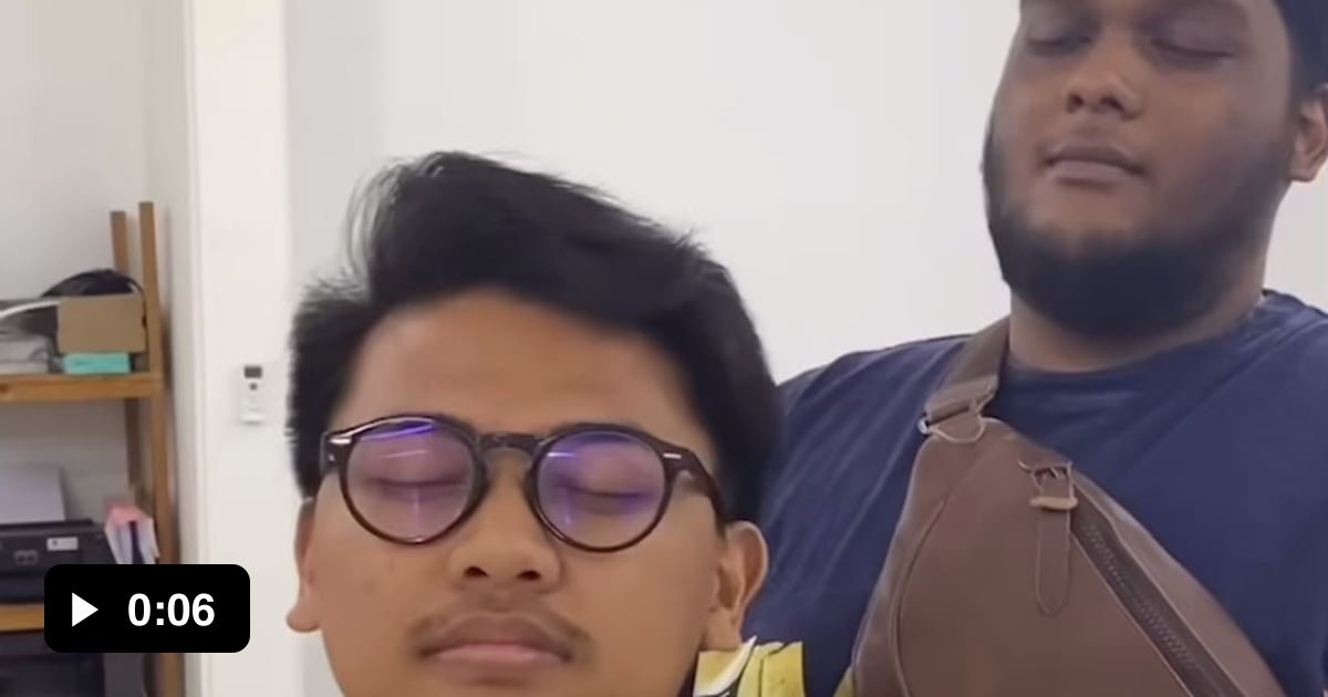 Satisfying neck adjustment - 9GAG