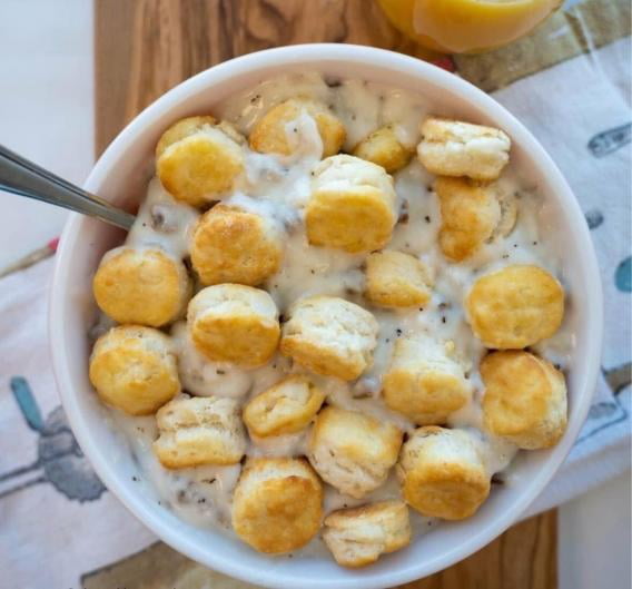 Mini biscuits and gravy! Nice! - 9GAG