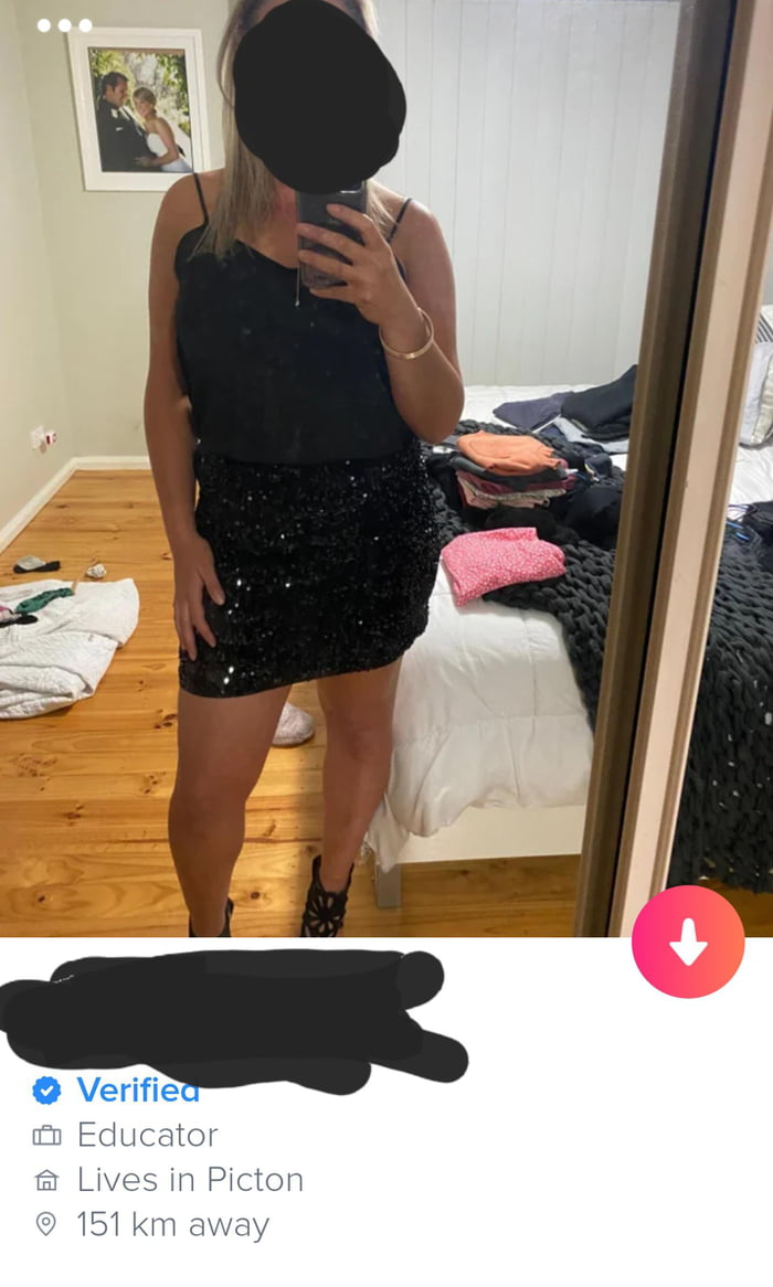 Ladies, try not to include photos of you & your husband on your wedding day in your first Pic ...