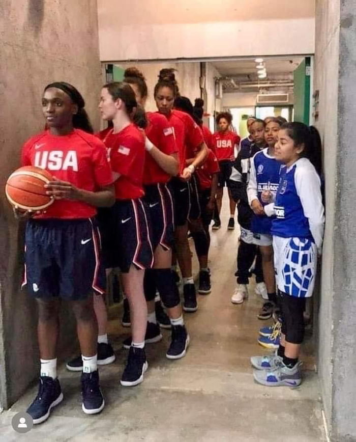 USA under 16 basketball team vs El Salvador under 16 basketball team - 9GAG