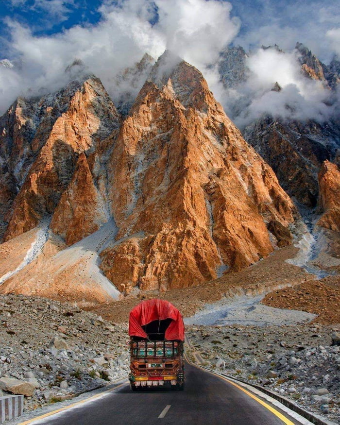 Explore the Beauty of Pakistan.. Passu Cones - 9GAG