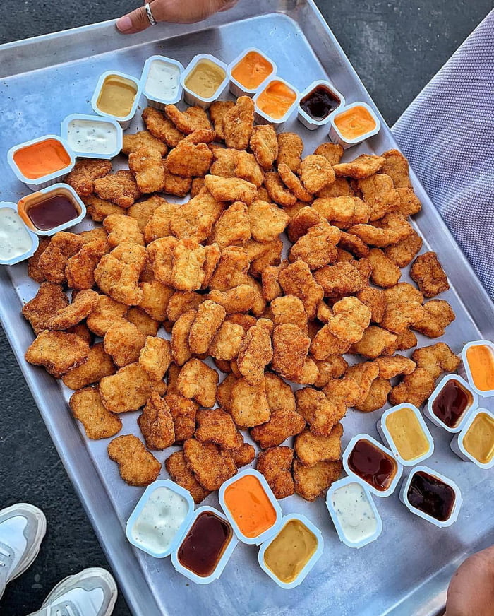 Today's massive chicken nugget pic: these massive chicken nuggets - 9GAG