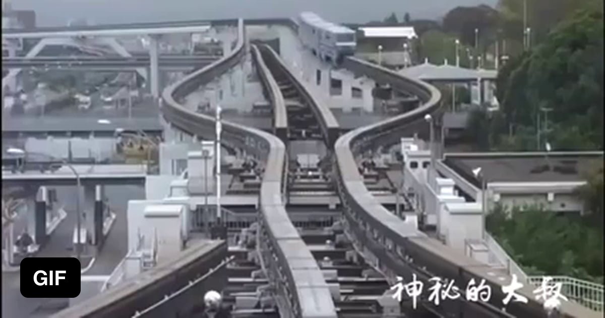 Japan's Monorail Track Switching - 9GAG