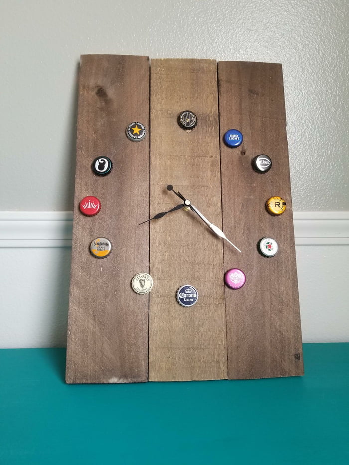 Made myself a beer cap clock - 9GAG