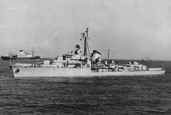 Uploading a warship picture every day #265 yugoslav destroyer Split - 9GAG