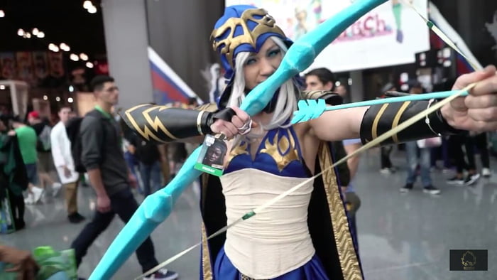 You know this moment wen ya girlfriend dont know how to shoot - 9GAG