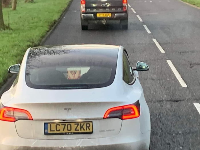 Tesla stuck in traffic - 9GAG