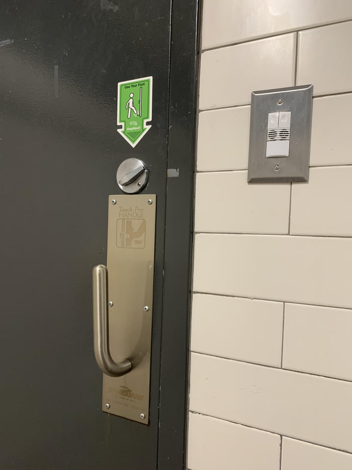 “Touch free handle” but you have to touch the lock - 9GAG