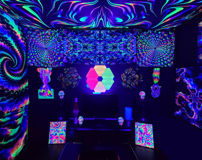 Emphasis on Space - 9GAG