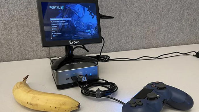 Simple Banana Gaming Deck PC Handheld