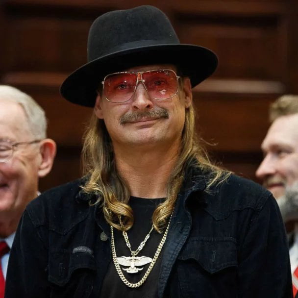 Is Kid Rock with a mustache just an alter ego of Dr. Phil? - 9GAG