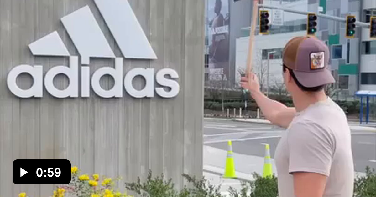 Chris Ivan’s Plunger Trick Shots from Shortest to Tallest - 9GAG