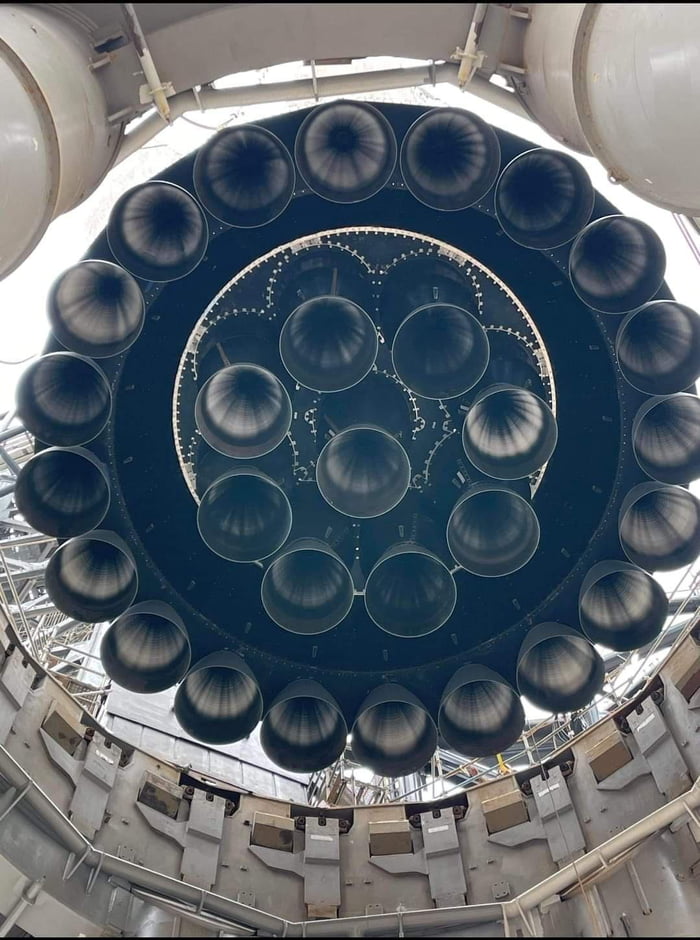 29 Raptor Engines on SpaceX's Super Heavy Booster - 9GAG