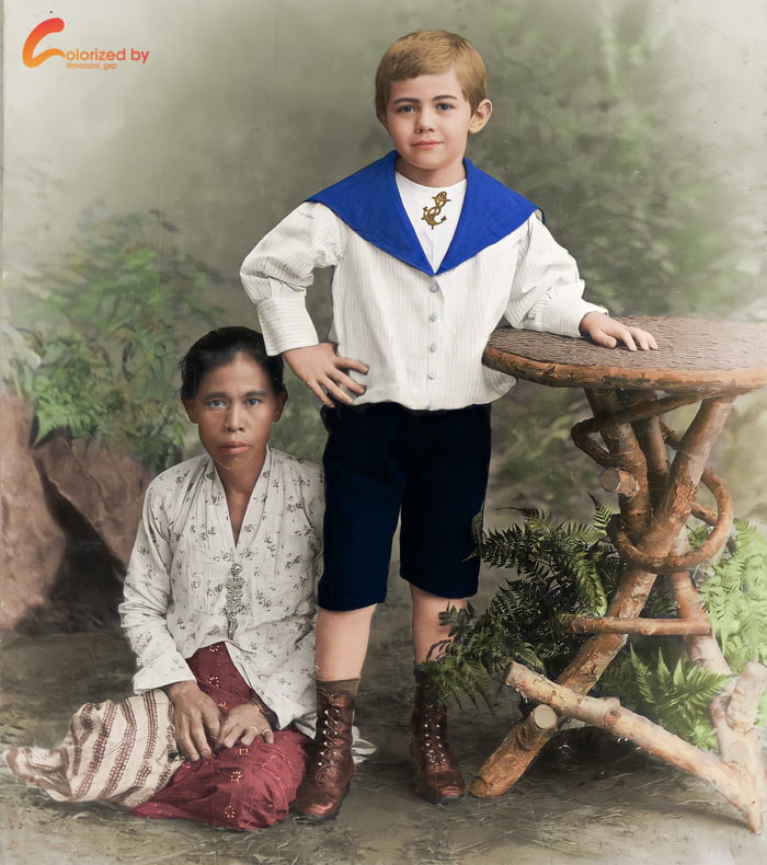 Anak belanda dan sang pembantu, circa 1890-1905 - 9GAG