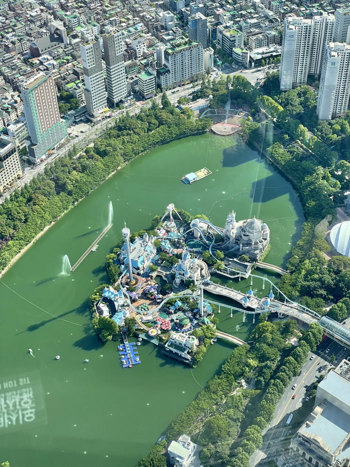 View of Lotte World‘s Magic Island from Lotte Tower in Seoul, Korea. - 9GAG