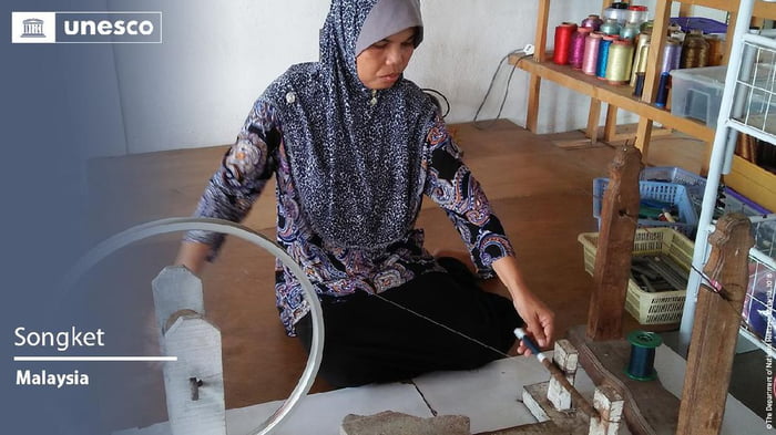 Unesco akui songket sebagai warisan budaya malaysia - 9GAG