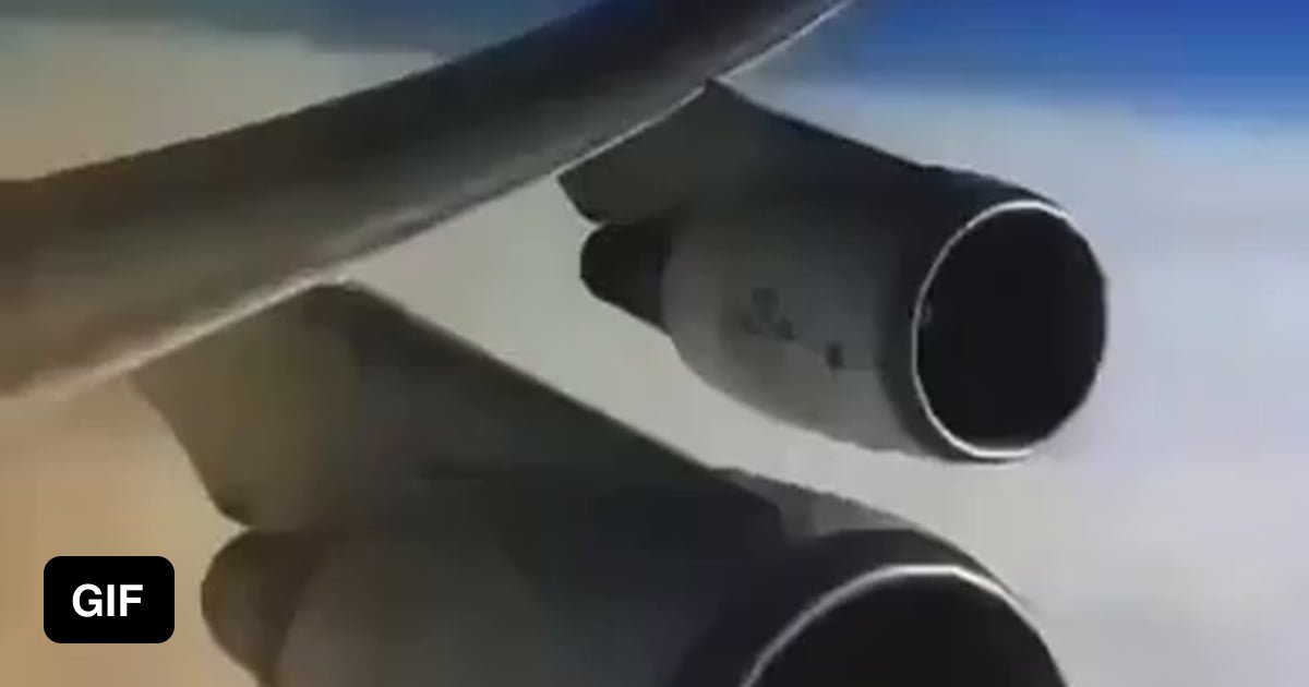 Boeing 747 wing flex during turbulence - 9GAG