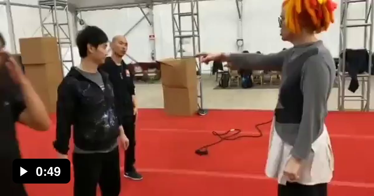 Keanu Reeves training for his fight scenes in The Matrix Resurrections ...