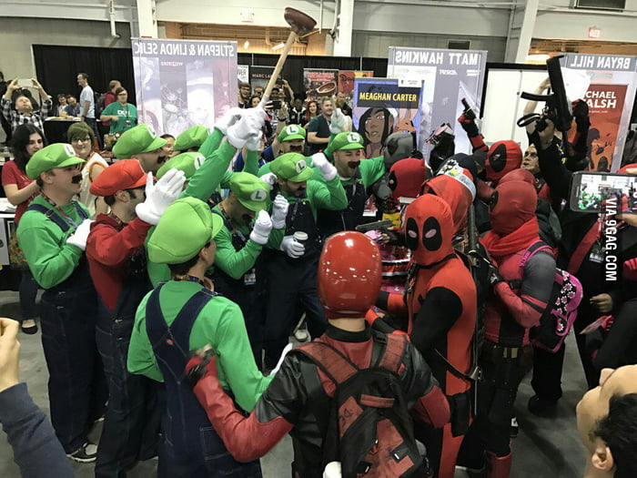 Showdown at New York Comic-Con! - 9GAG