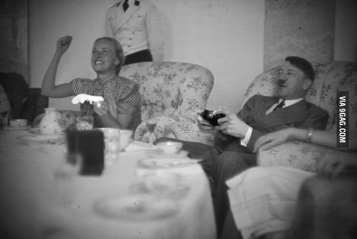 Just Hitler chillin' and playing Xbox with his friends - 9GAG