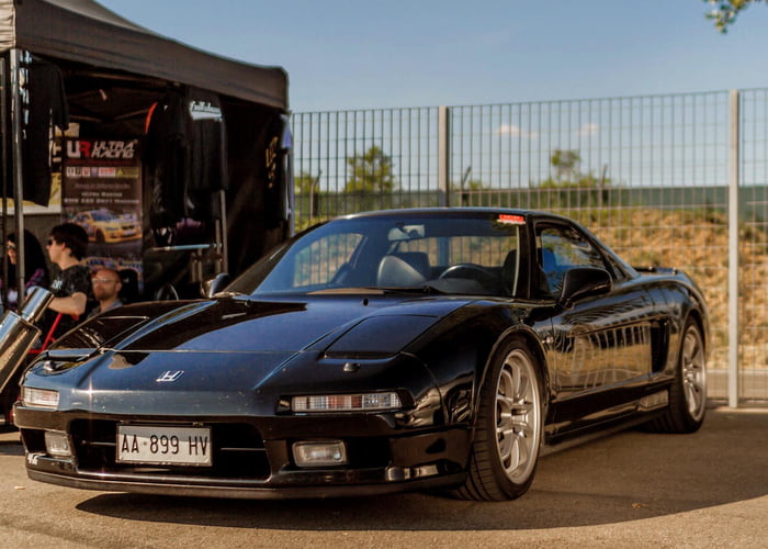 Stunning black Honda NSX - 9GAG