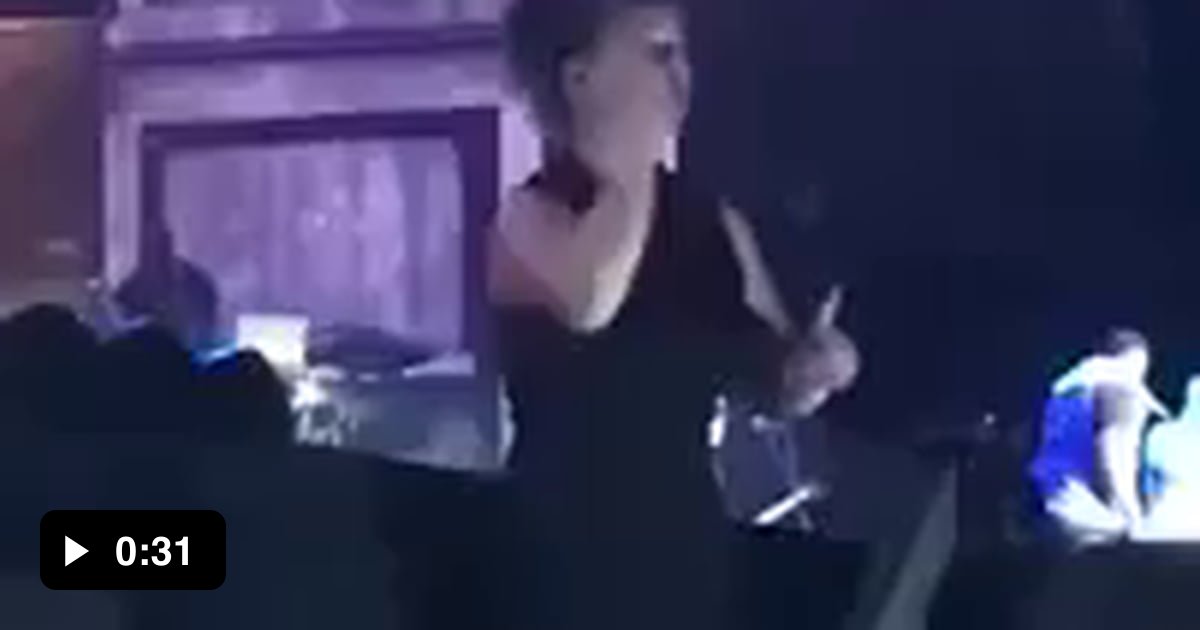 Sign language interpreter at Eminem's concert - 9GAG