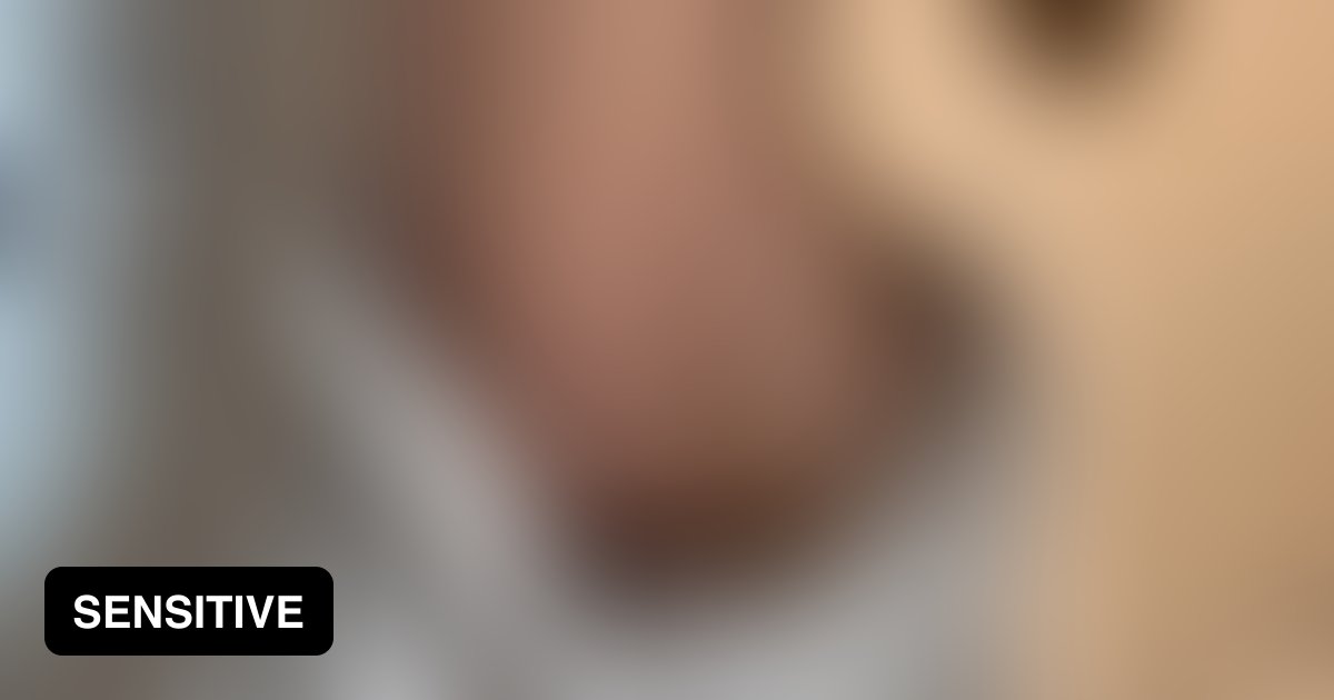 Hottie with nice boobs - 9GAG