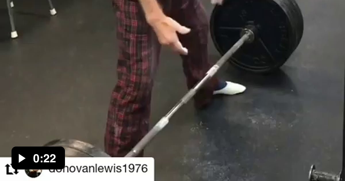 Joe stockinger lifts 183kg for two reps at 90 years old - 9GAG
