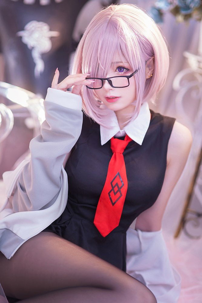 Mashu Cosplay by @monpink_mon - 9GAG
