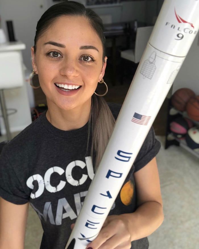 Jessie Anderson (SpaceX engineer) - 9GAG