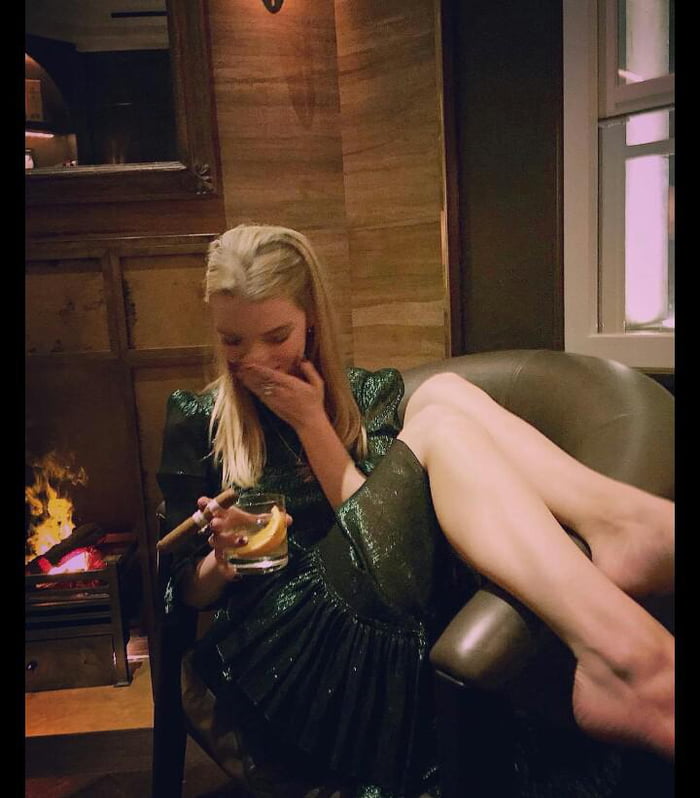 Anya Taylor-Joy - 9GAG