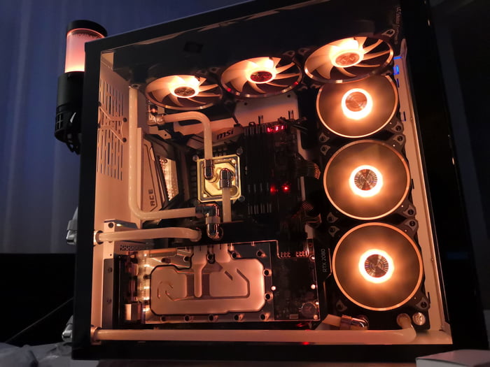 So, i got a lot of comments to my previous setup, so i have upgraded it - 9GAG