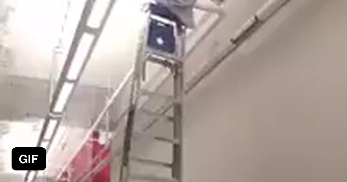 How to use ladders -101 - 9GAG