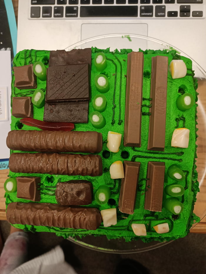 Girlfriend made me a motherboard birthday cake - 9GAG